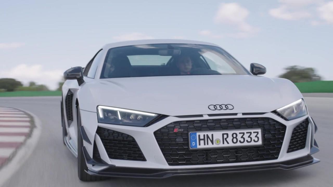 Audi R8 Coupé V10 GT RWD Driving Video - One News Page VIDEO