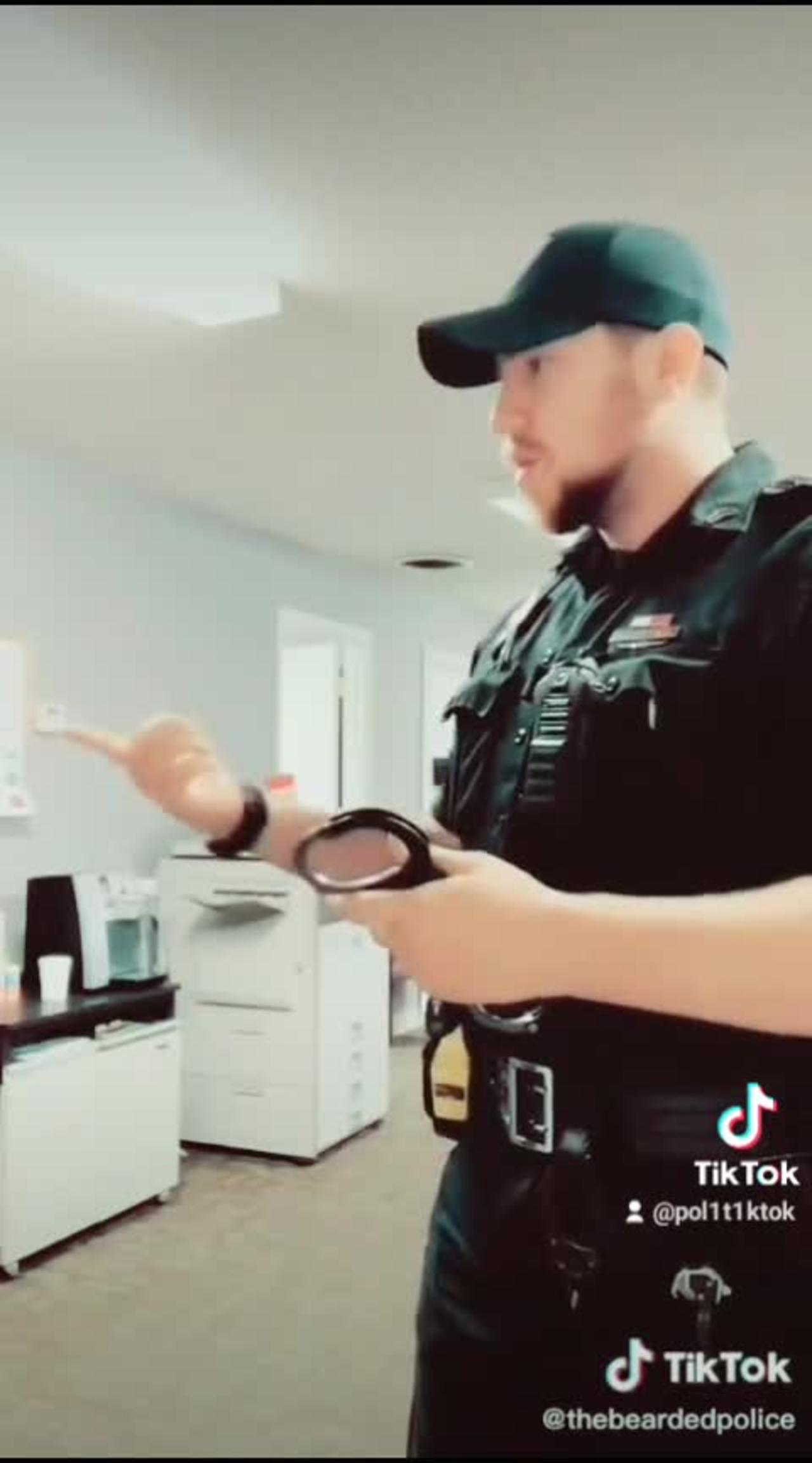 A Song Sung by The Police - One News Page VIDEO