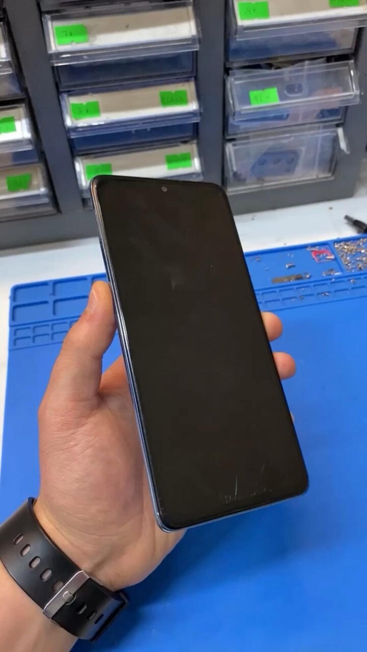 Xiaomi Redmi Note 10 Pro - Screen Replacement - One News Page VIDEO