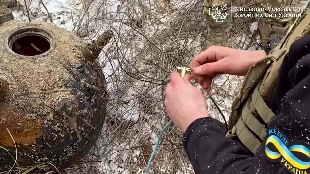 Ukrainian Naval Forces Blow Up Anti-Ship Mine On - One News Page VIDEO
