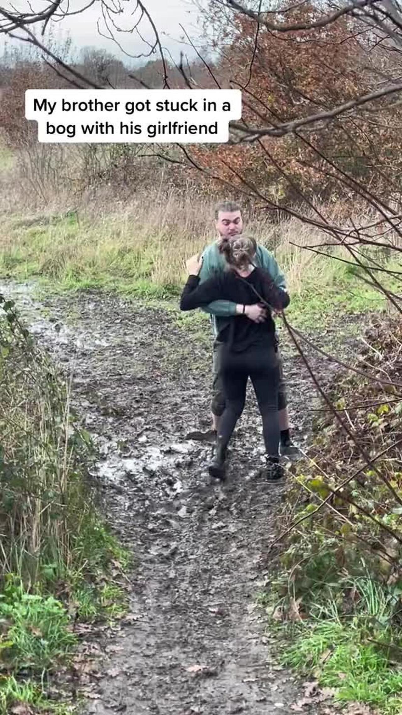 Guy gets stuck in the mud with his - One News Page VIDEO