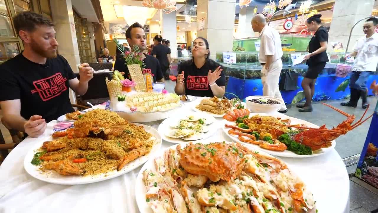 BIGGEST CRABS in the WORLD!!! $3400 MONSTER - One News Page VIDEO