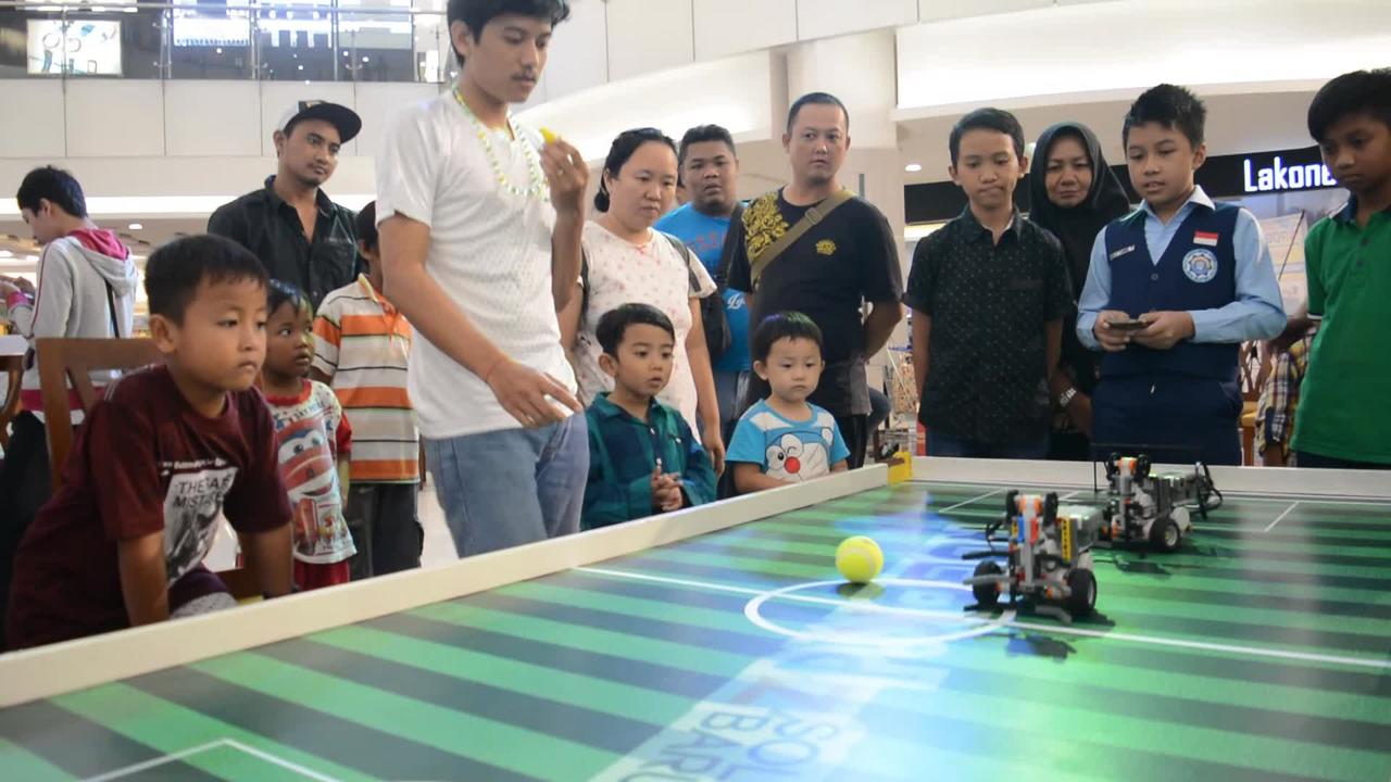 lego soccer robot - One News Page VIDEO