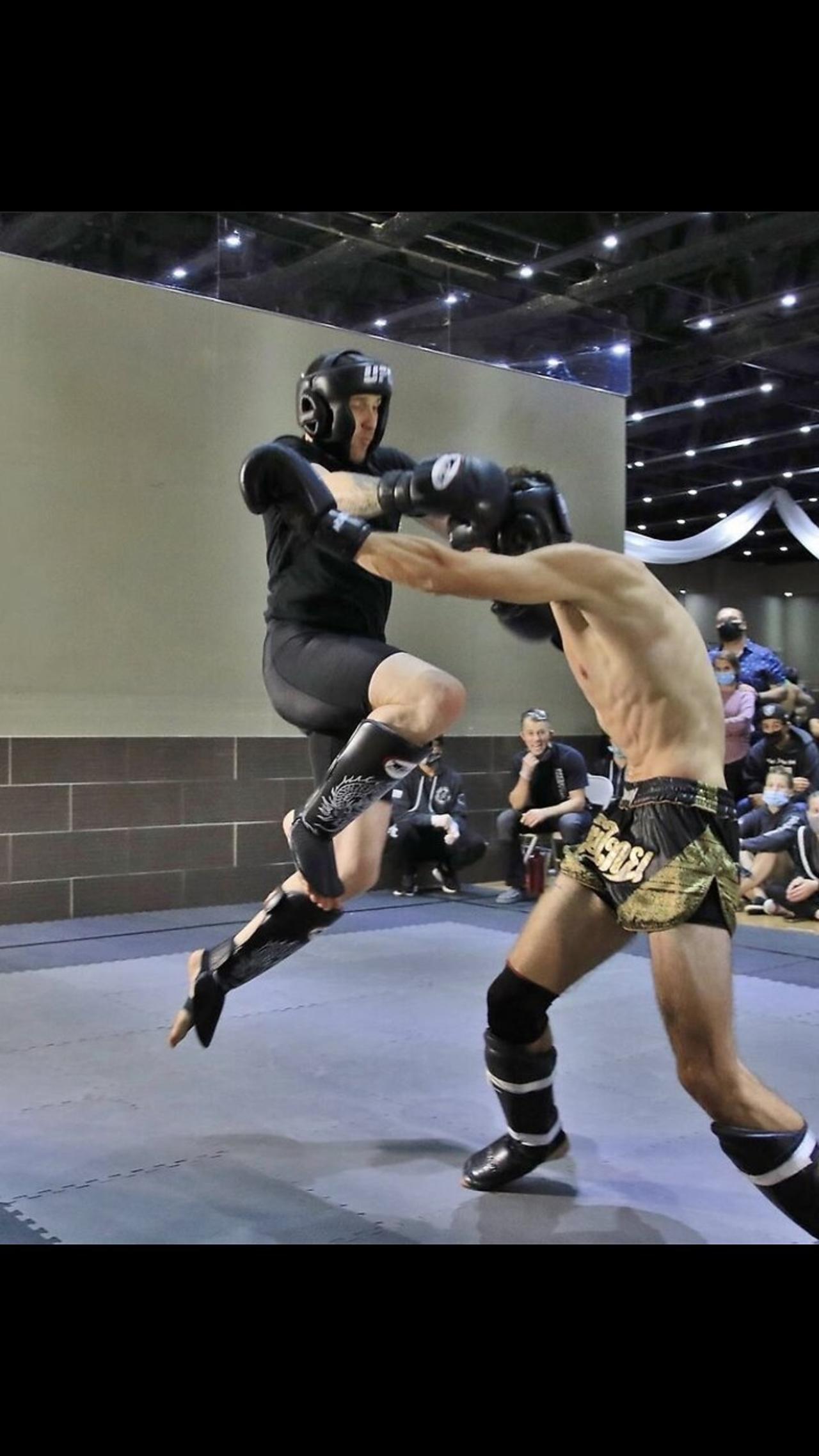 Austin Saunders Vs Chris Cocores - One News Page VIDEO