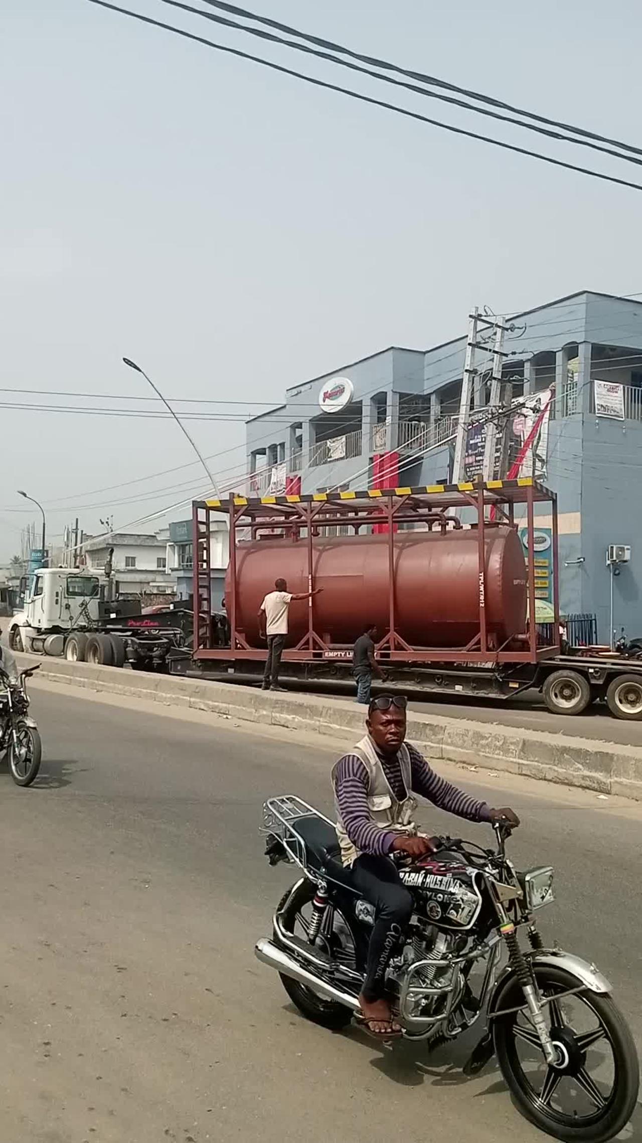Movement of heavy duty equipment - One News Page VIDEO