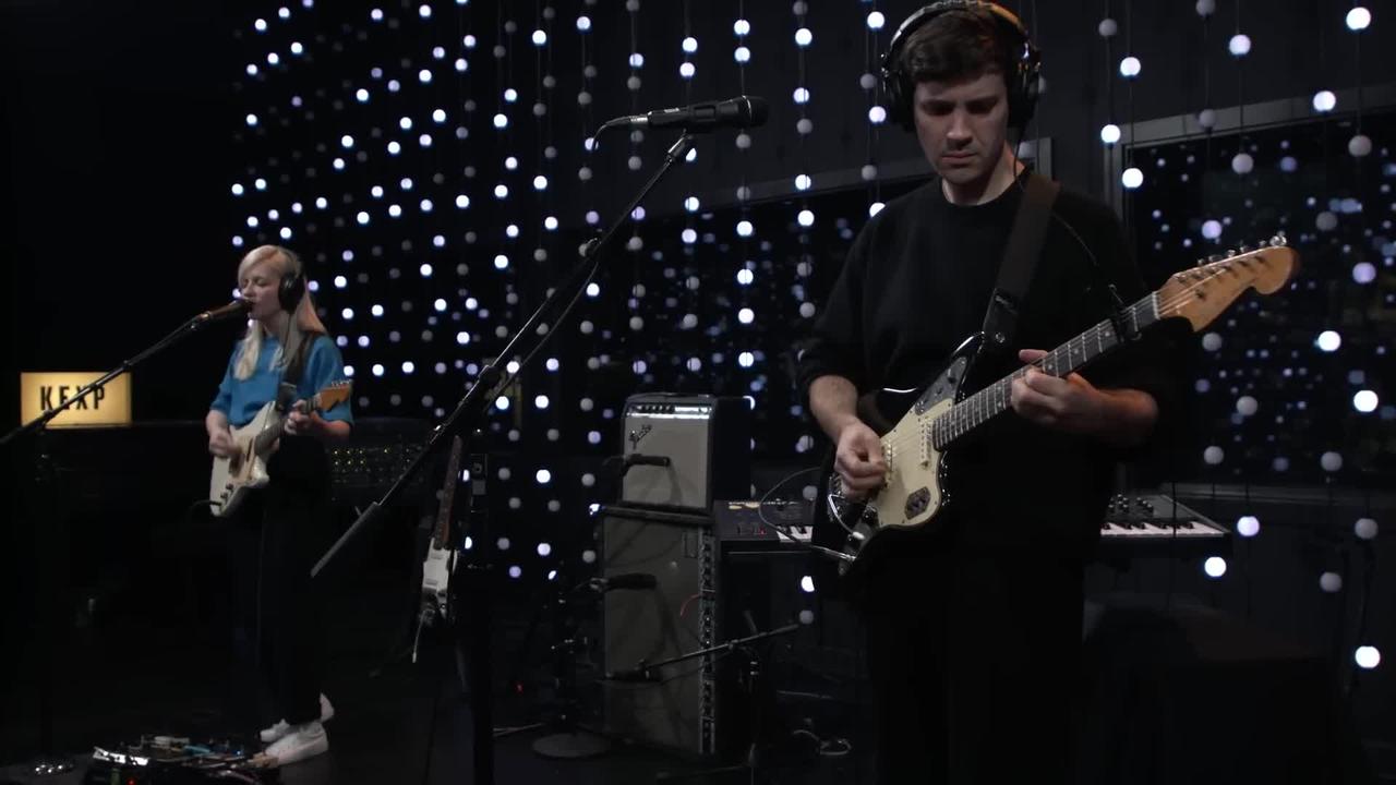 Alvvays - Tom Verlaine - One News Page VIDEO