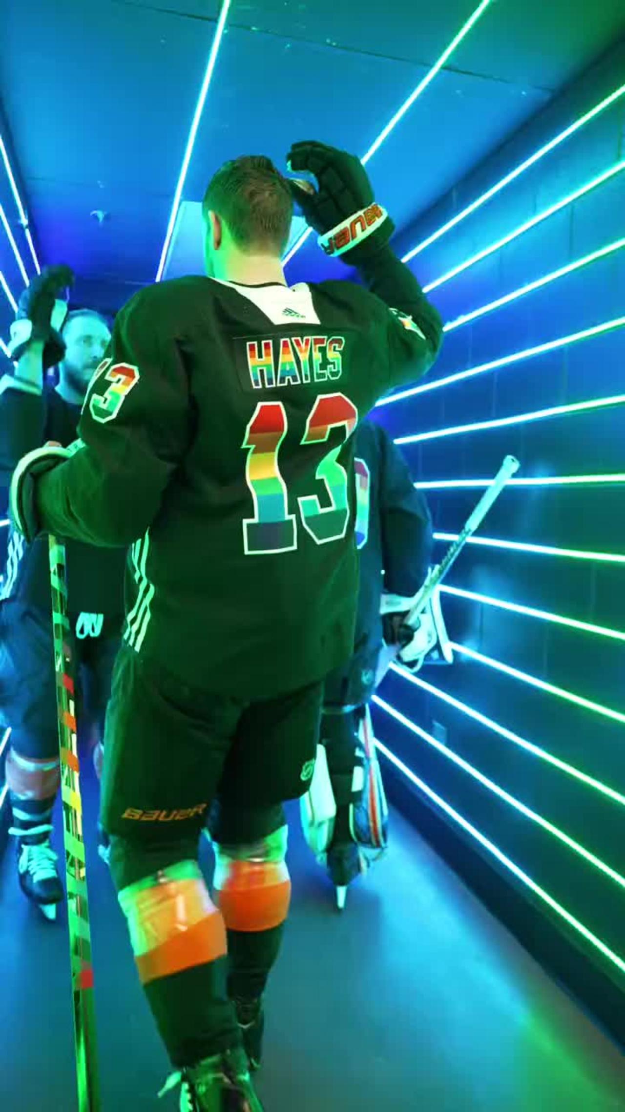 Philadelphia Flyers walk out in Pride Night - One News Page VIDEO