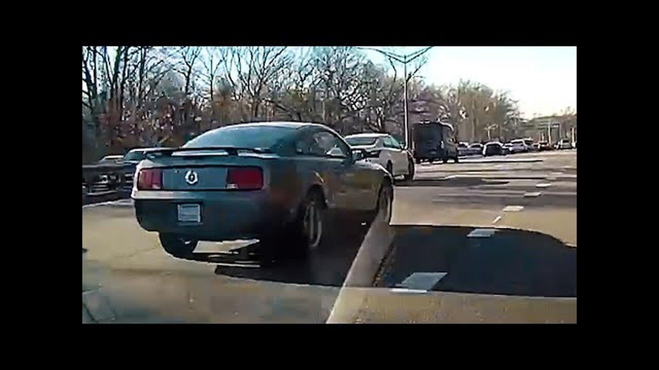 mustang driving aggresive until i show up - One News Page VIDEO