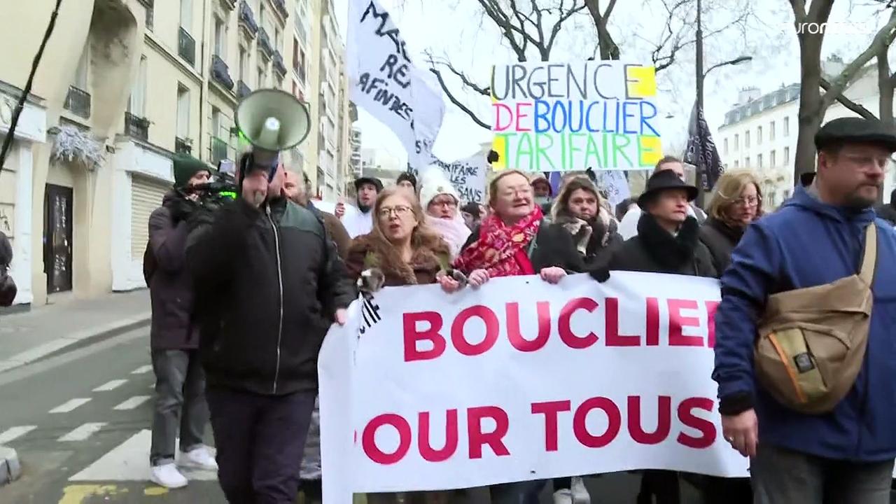 Angry French bakers march in Paris against - One News Page VIDEO