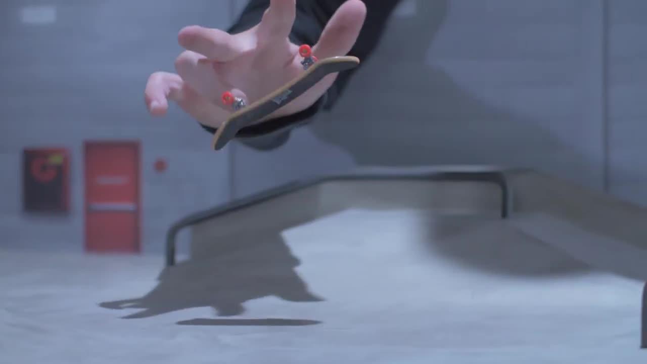 Kickflipping a Fingerboard: A Guide - One News Page VIDEO