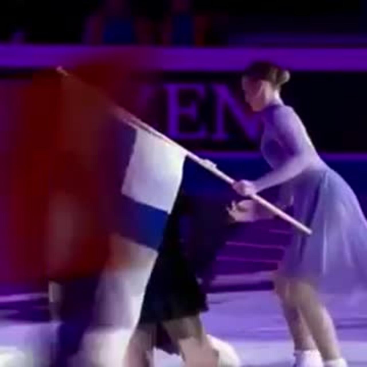 🇫🇮 Trans Skater falls during opening - One News Page VIDEO