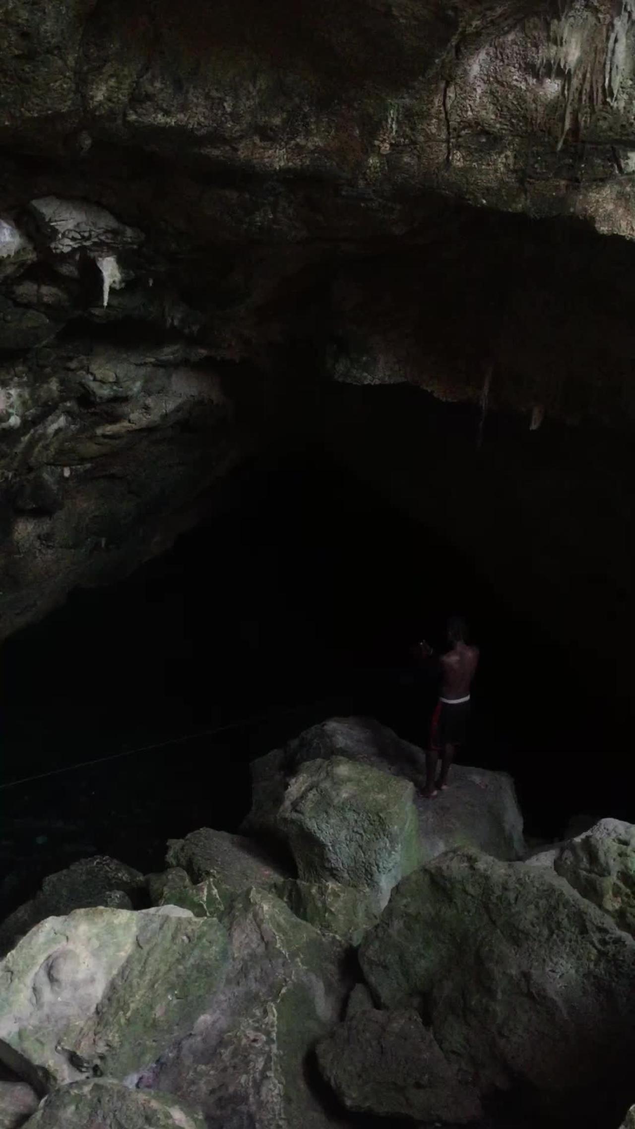 Secret cave in jamaica with a underground river - One News Page VIDEO