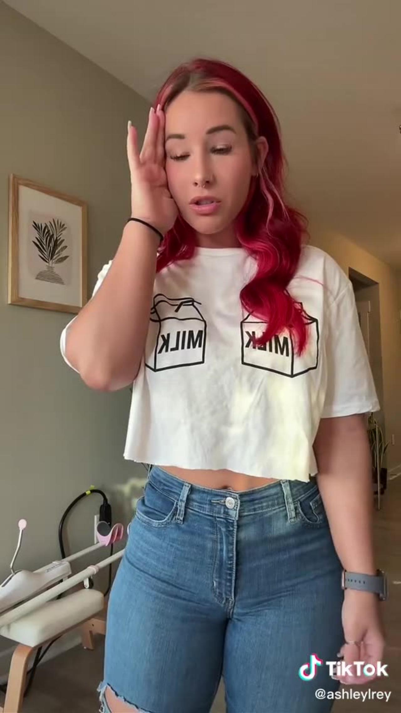 White Girl Having HOT FLASHES ｜ ashleylrey - One News Page VIDEO