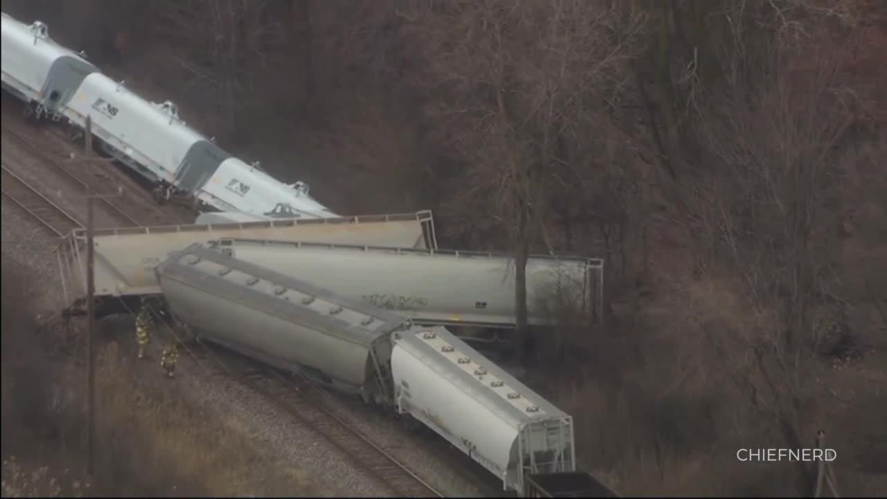 Detroit, MI: Train Carrying Hazardous Materials - One News Page VIDEO