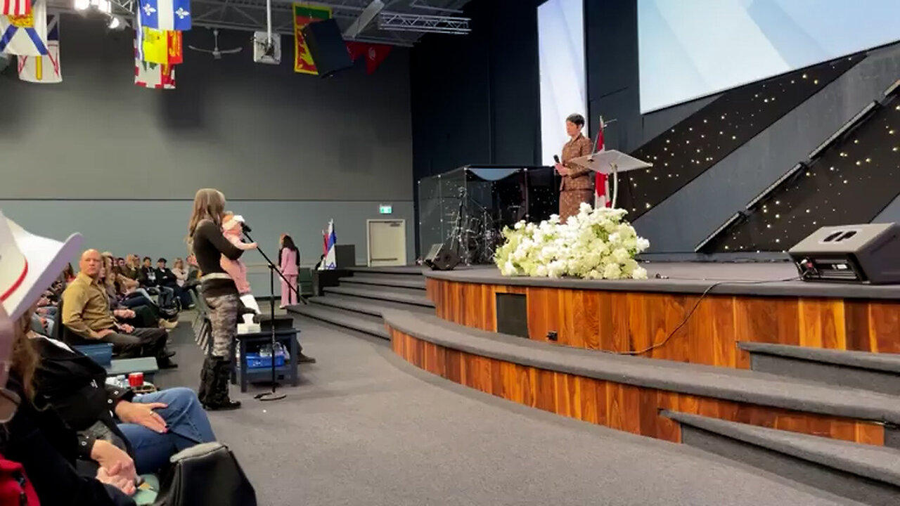 MEP Christine Anderson in Calgary! - One News Page VIDEO