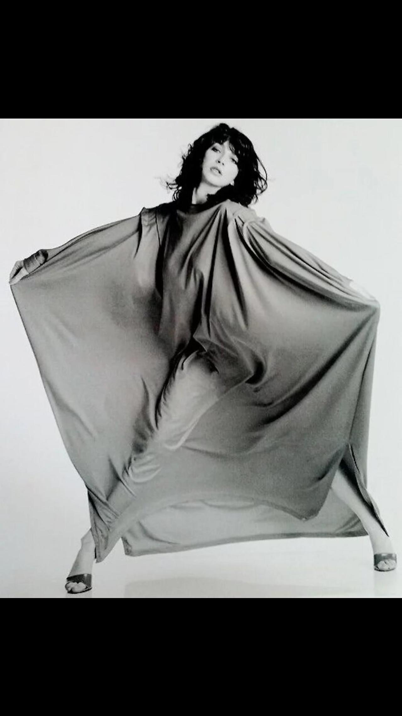 Montage of musical artist, "Kate Bush" - One News Page VIDEO