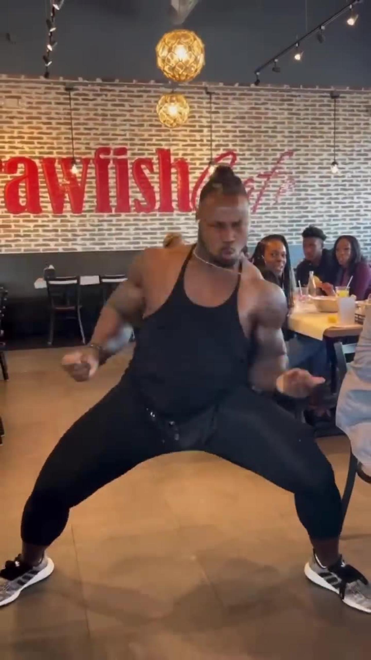 Best dance moves from muscular man,funny moments - One News Page VIDEO