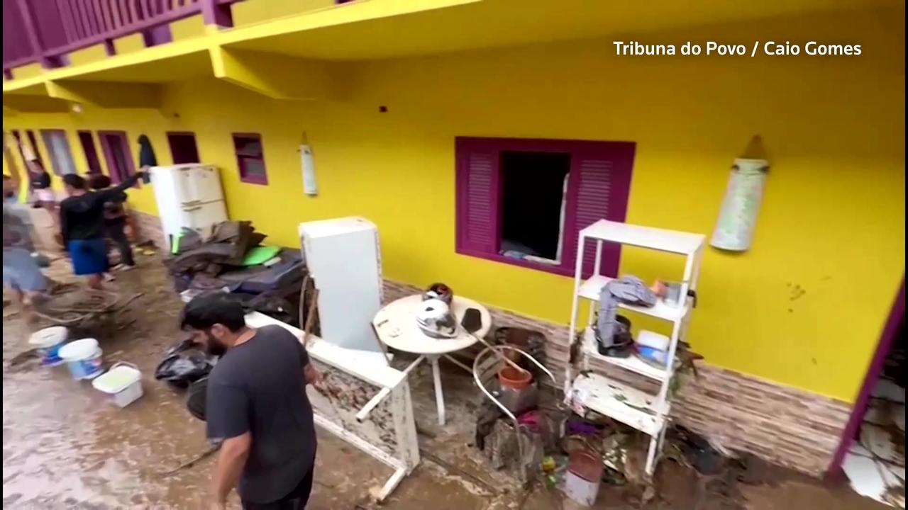 Heavy rains destroy streets, flood homes in - One News Page VIDEO