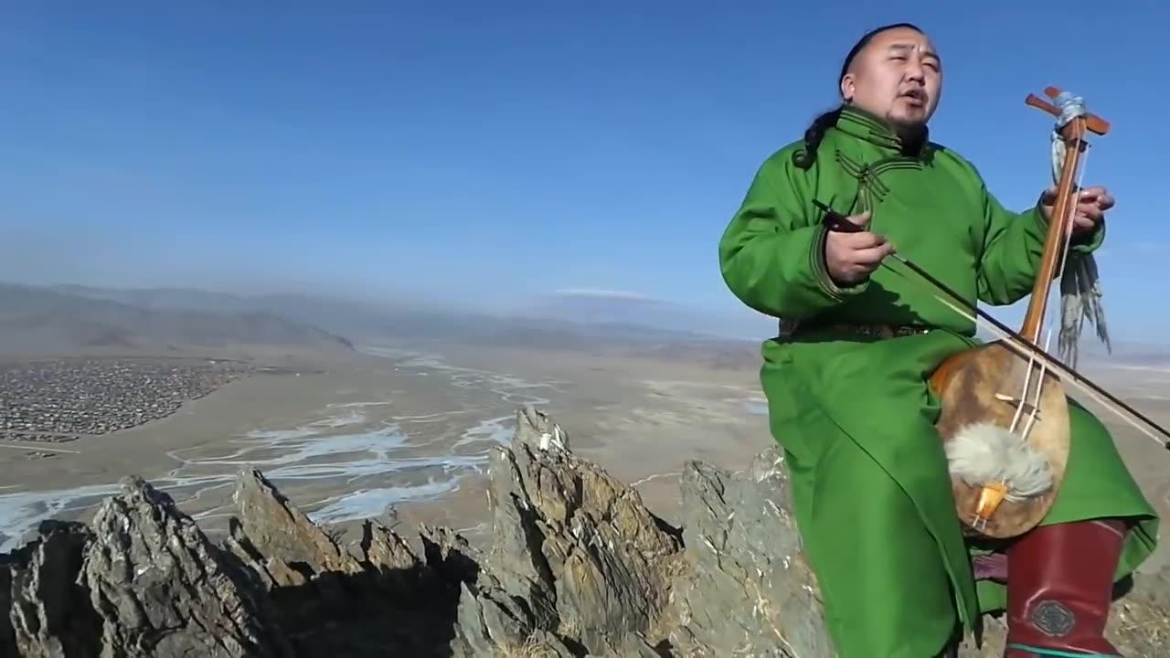 Mongolian Throat Singing - Chinggis Khaanii - One News Page VIDEO