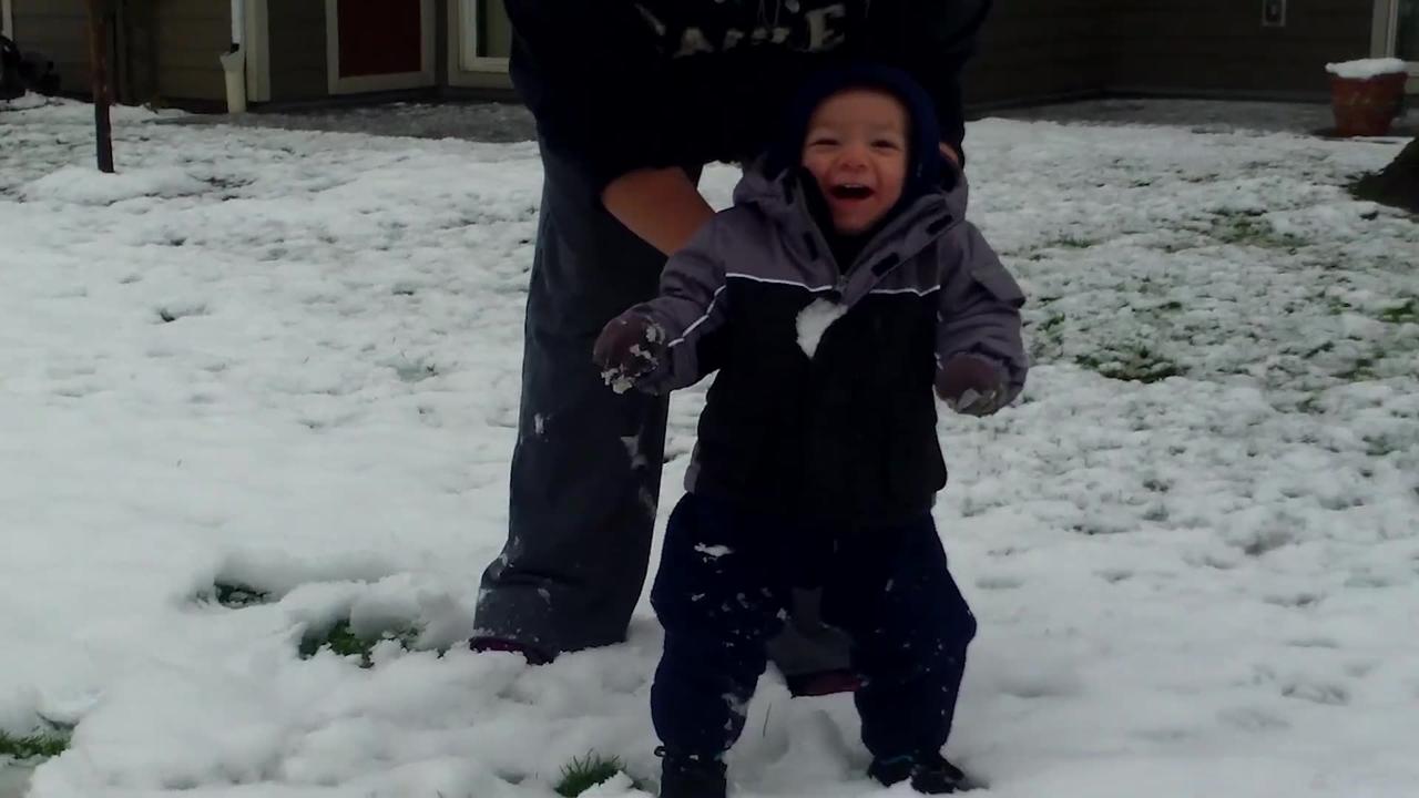 Funniest Babies Falling Down in Snow ★ Funny - One News Page VIDEO