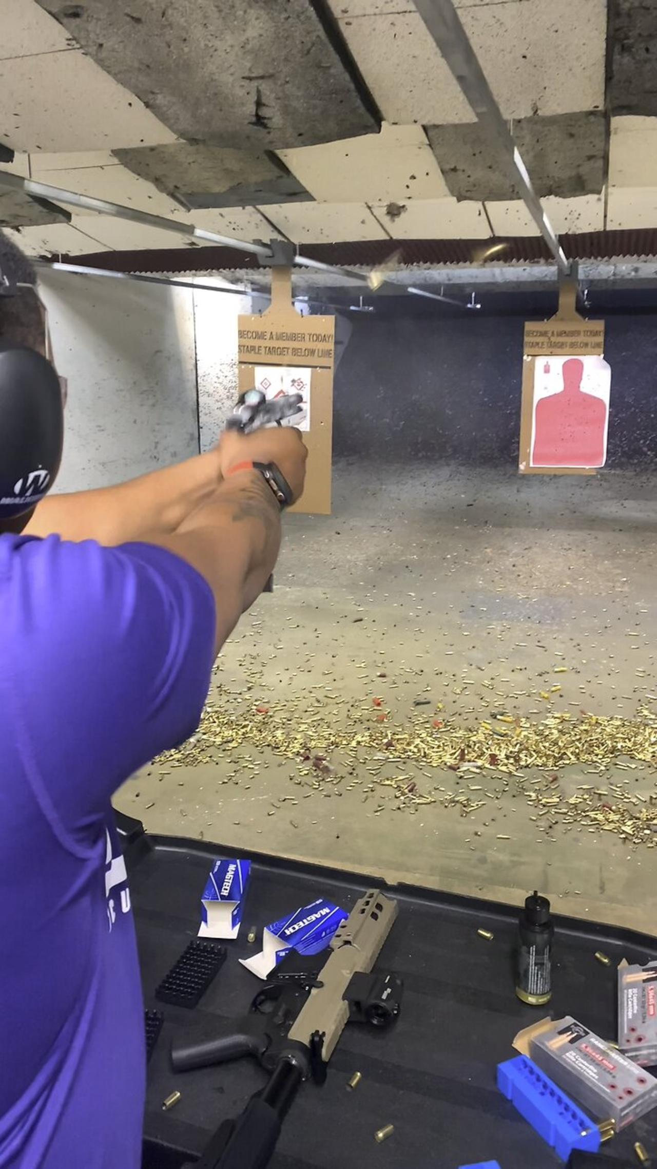 Taking a few customers out to shoot machine guns - One News Page VIDEO