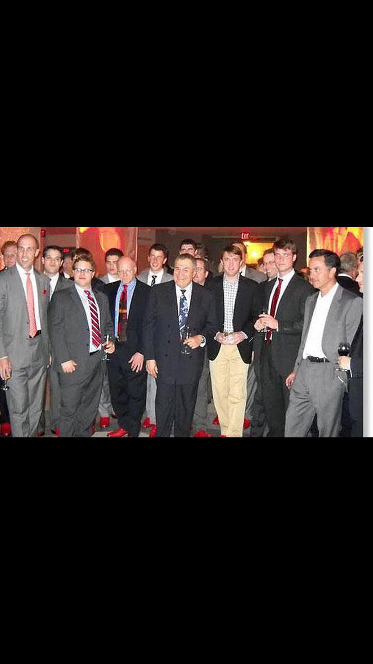 Macaulay Culkin exposes the red shoe club - One News Page VIDEO