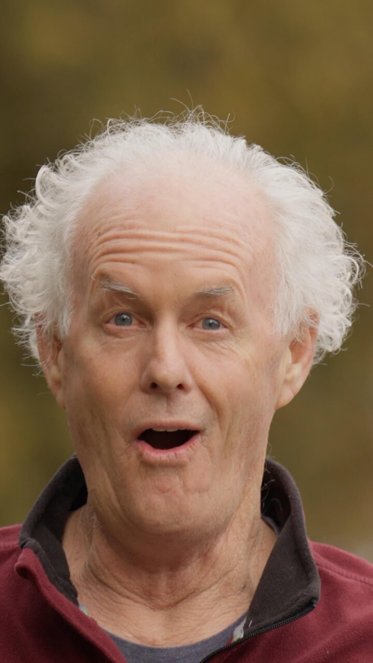 Dad gives a good look :) - One News Page VIDEO