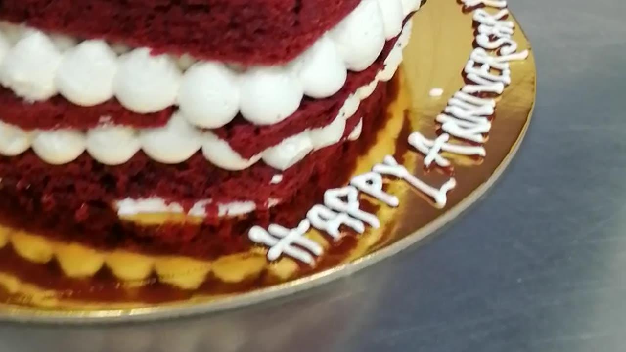 Red velvet cakes with Fruit - One News Page VIDEO