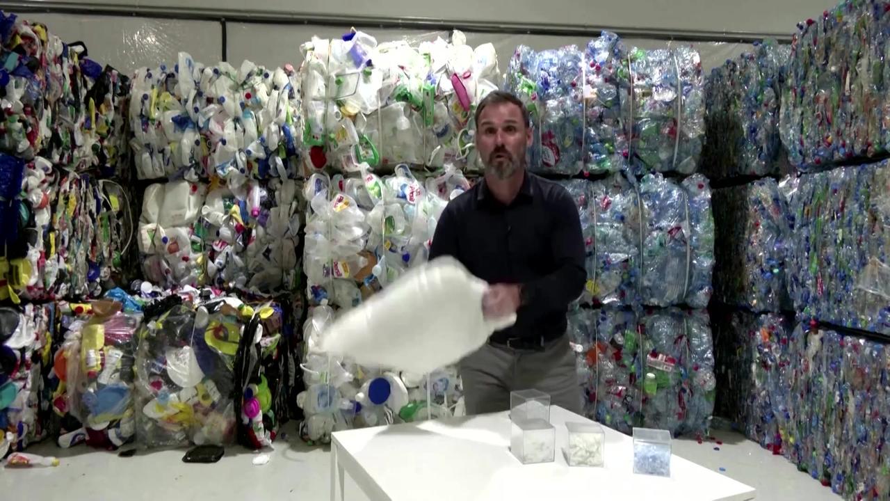 Door-to-door app helps UAE residents recycle - One News Page VIDEO