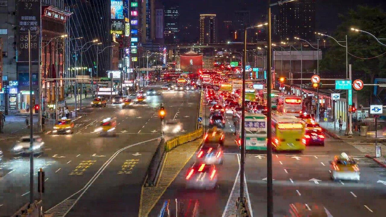 Daily Traffic in a busy mega city code - One News Page VIDEO