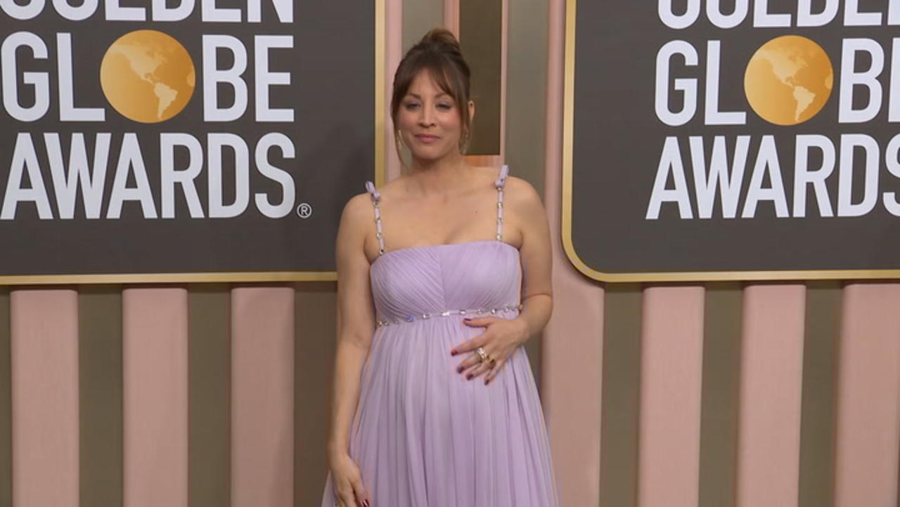 Pregnant Kaley Cuoco Showed Off Growing Baby - One News Page VIDEO
