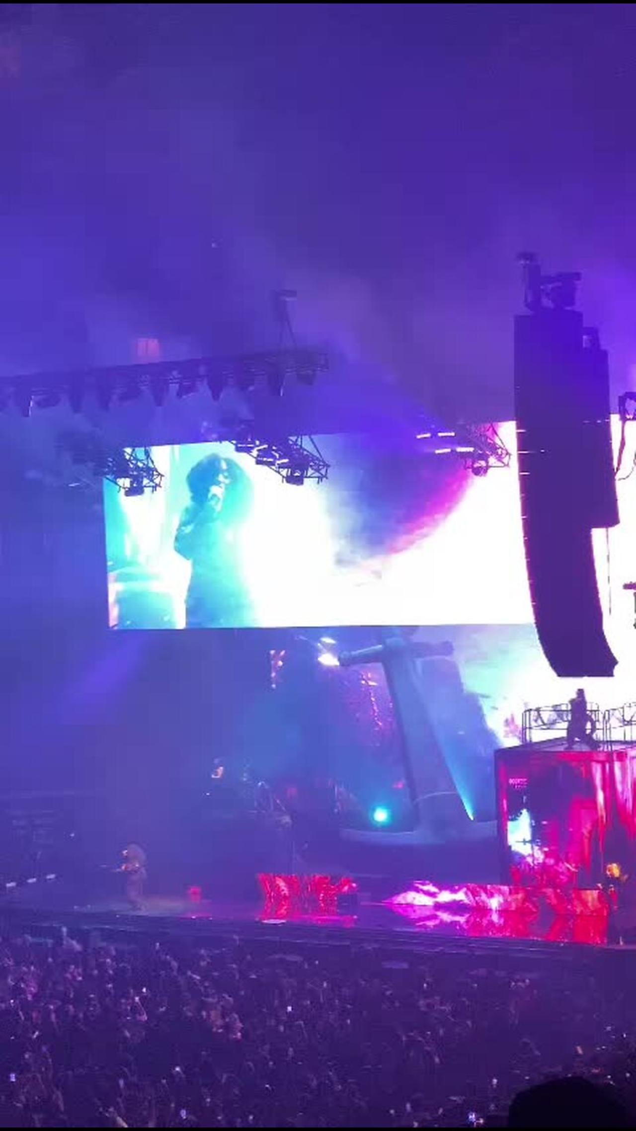 SZA concert in Vancouver!.MOV - One News Page VIDEO