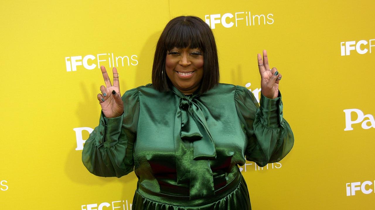 Loni Love Paint Los Angeles Premiere Red Carpet - One News Page VIDEO