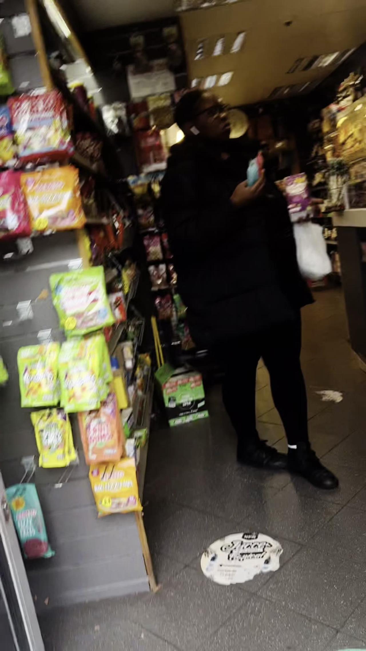 Boss Man Refused Refund - One News Page VIDEO