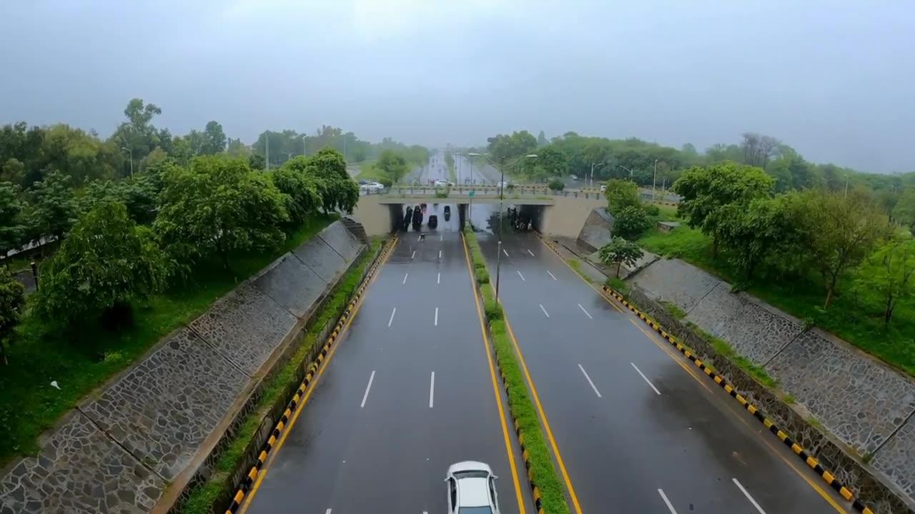 Rain with road 4k video - One News Page VIDEO