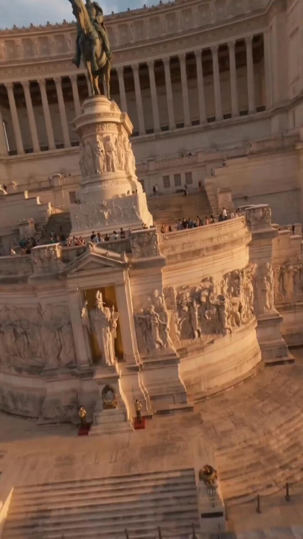 MODERN ITALY 🇮🇹 - One News Page VIDEO