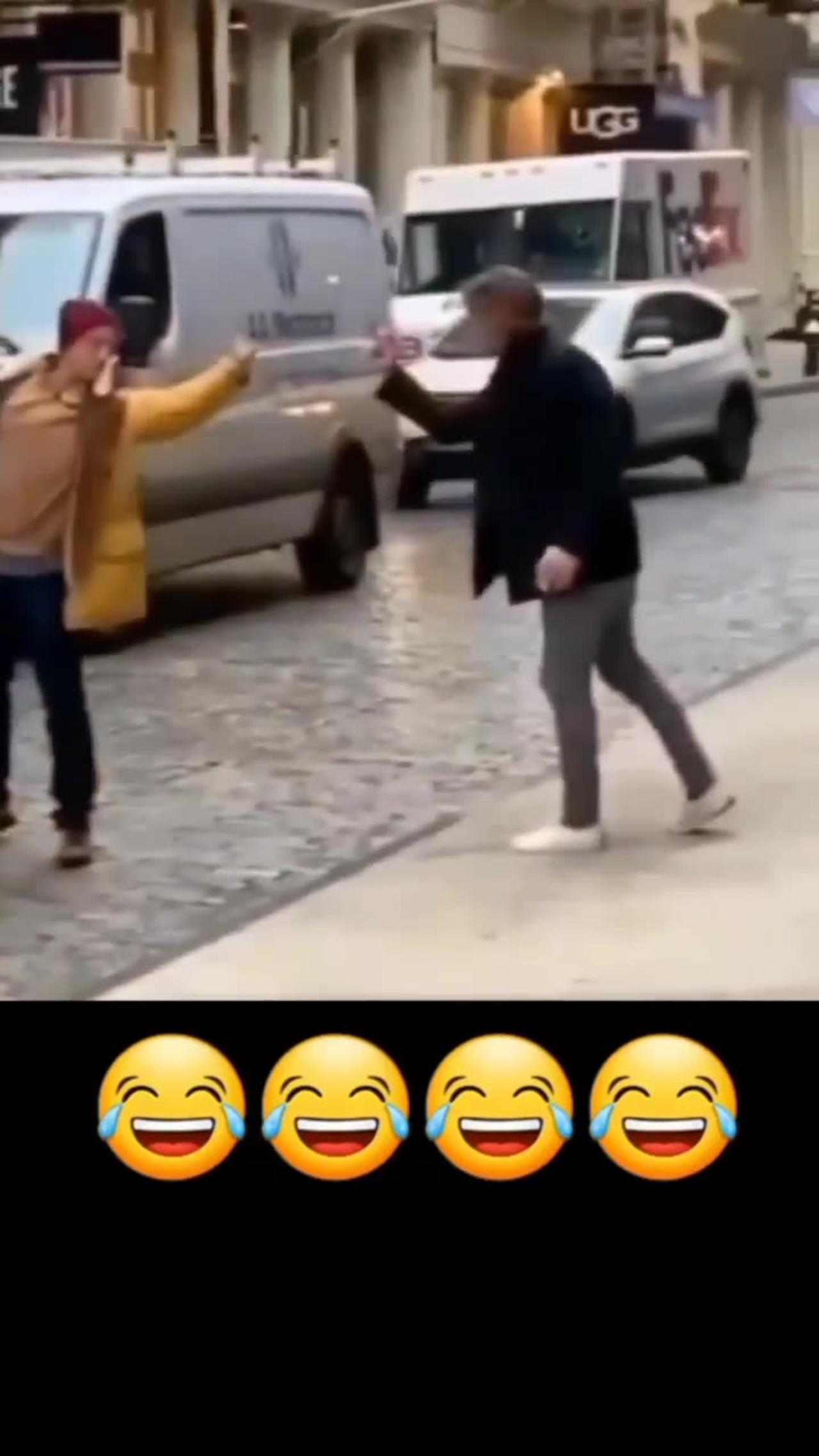 funny crazy fight - One News Page VIDEO