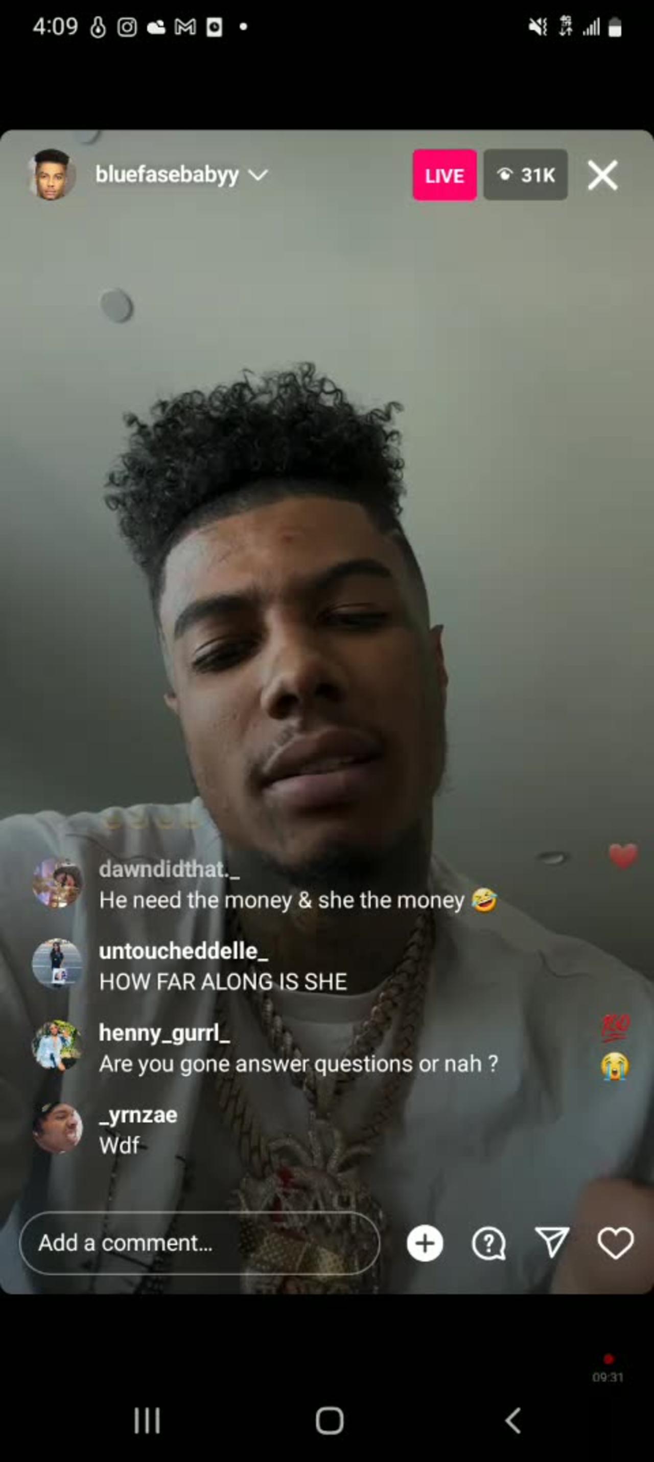 Blue face with his baby mama fighting ig live - One News Page VIDEO