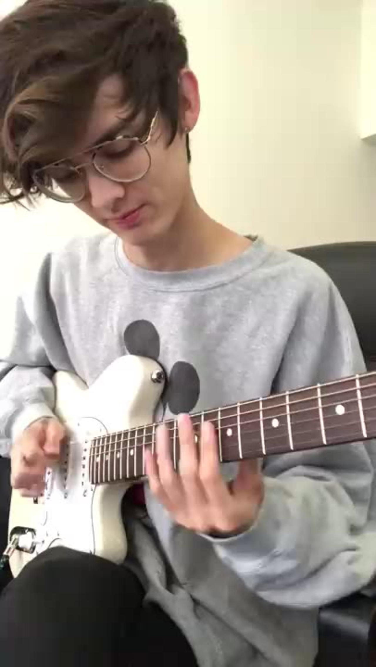 Tim Henson. Polyphia Tema: G.O.A.T - One News Page VIDEO