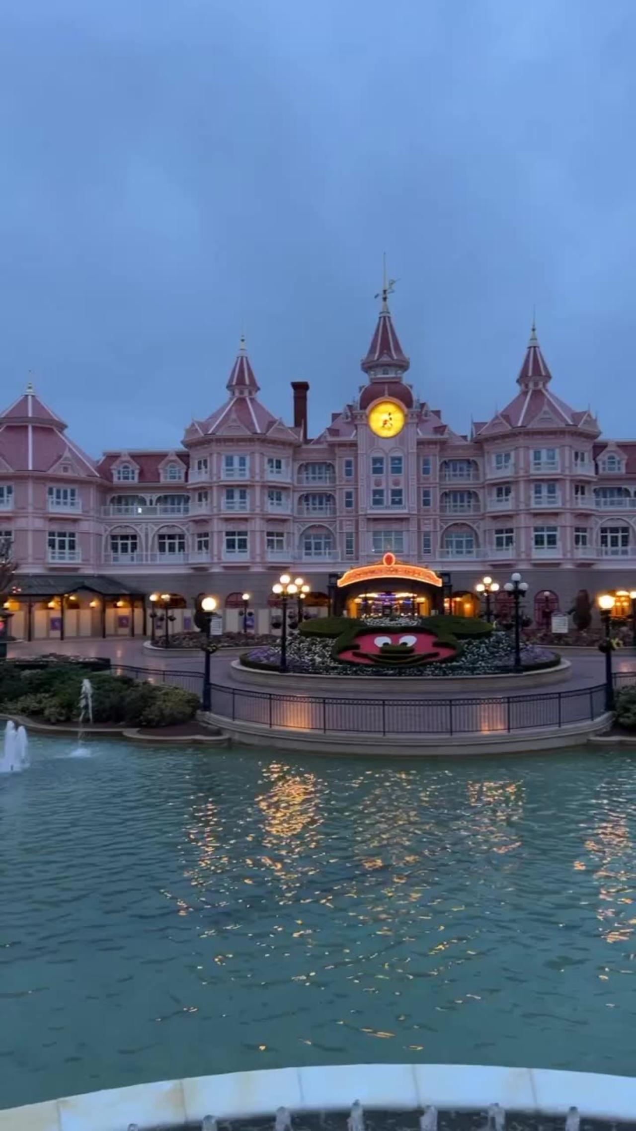 Disneyland: A Fun-Filled Adventure - One News Page VIDEO