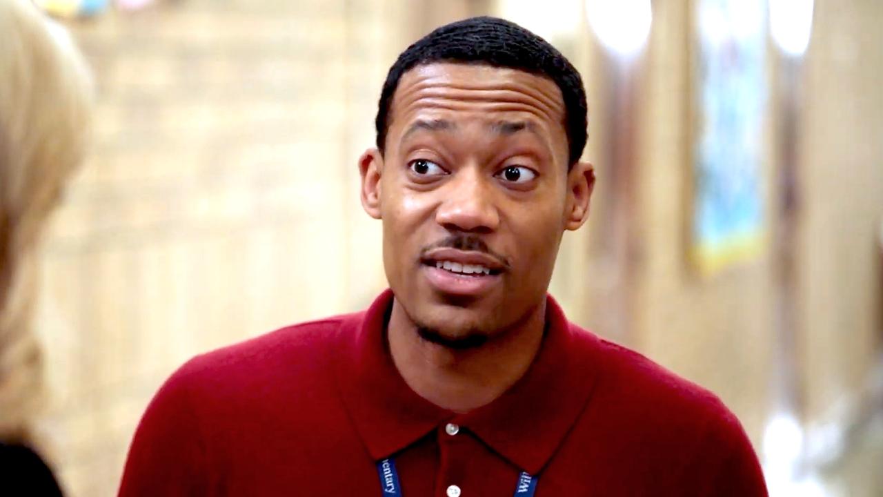 Gregory Wins an Award on the New Episode of - One News Page VIDEO