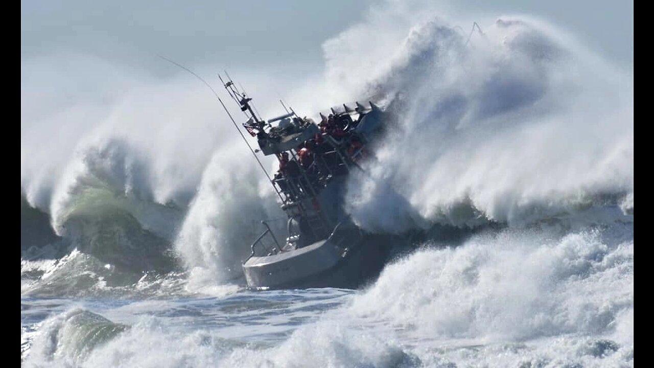 Sailors escape a Capsizing Cargo Ship - - One News Page VIDEO
