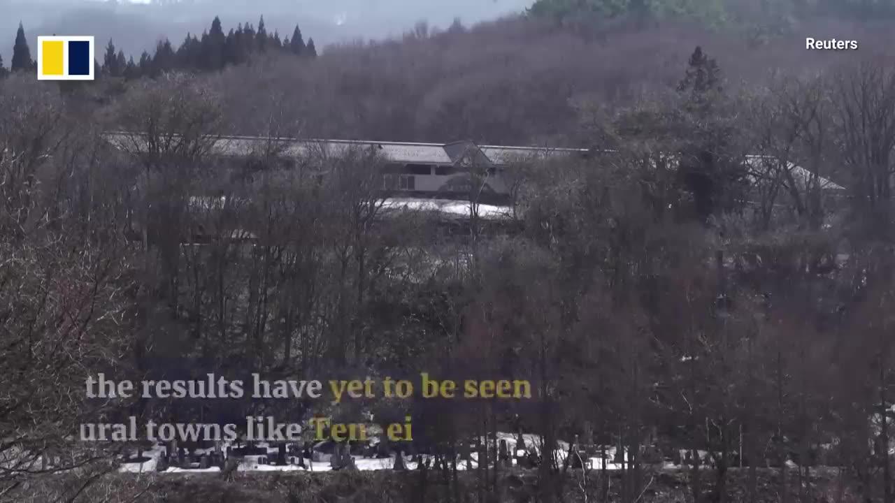 Roll of school bus in japan - One News Page VIDEO