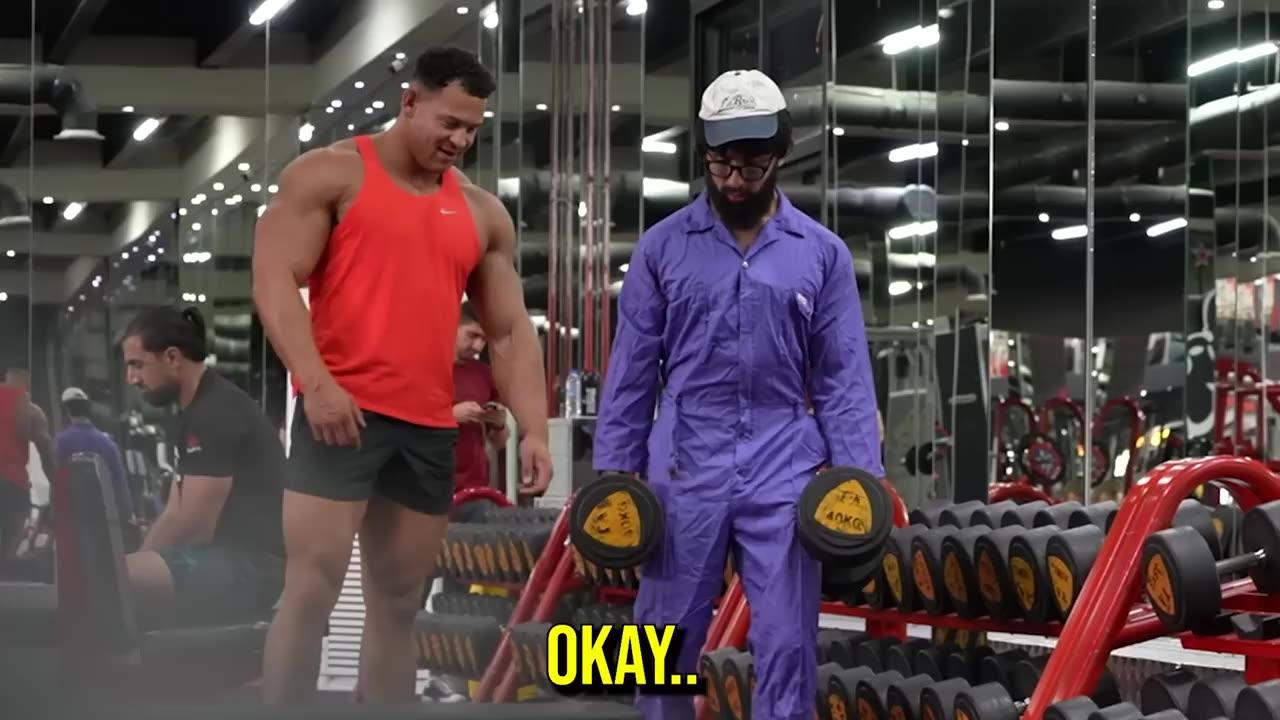 CRAZY CLEANER shocked GIRLS in a GYM prank - - One News Page VIDEO