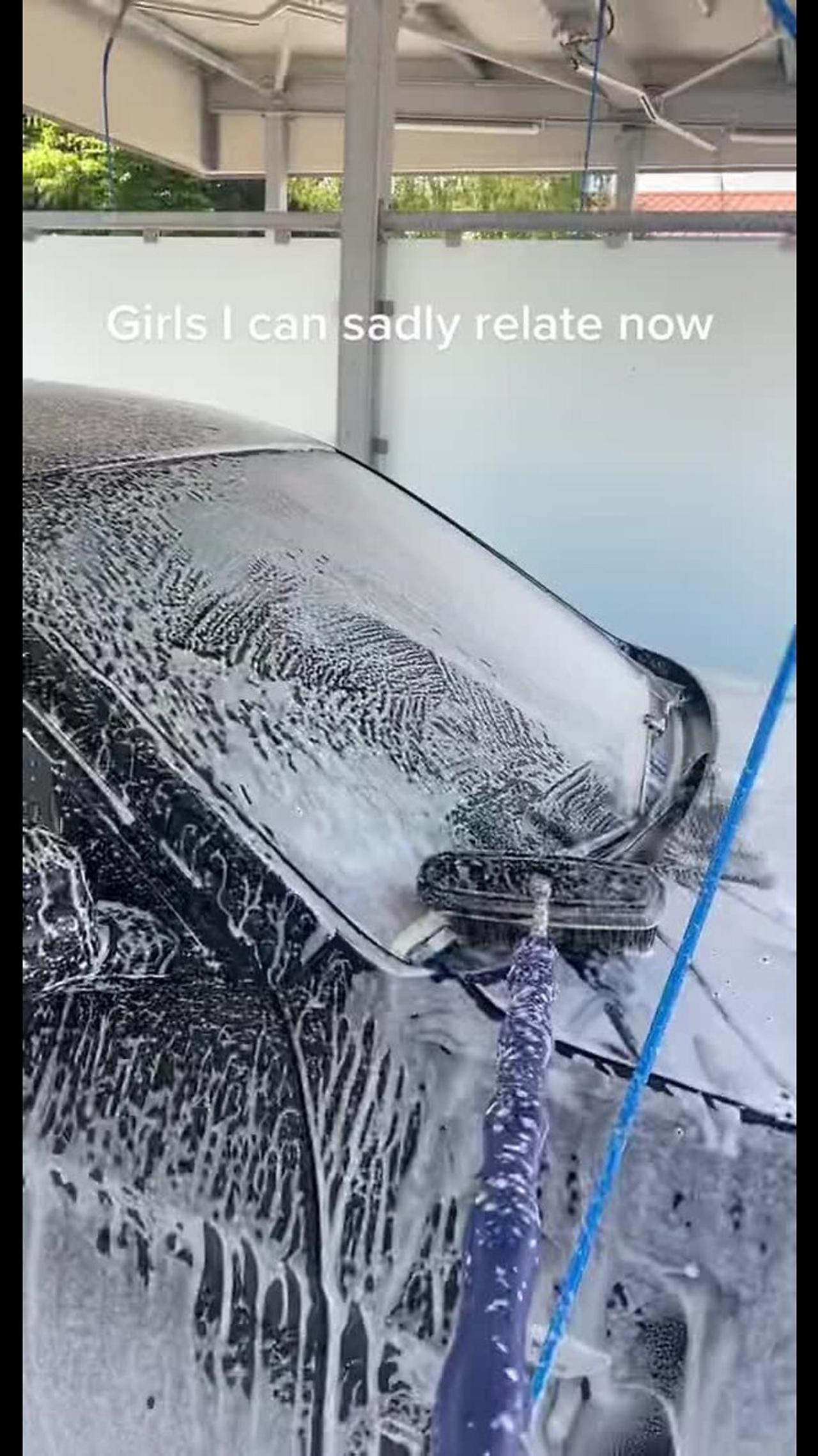 Guy gets sprayed in the face with soap at the - One News Page VIDEO