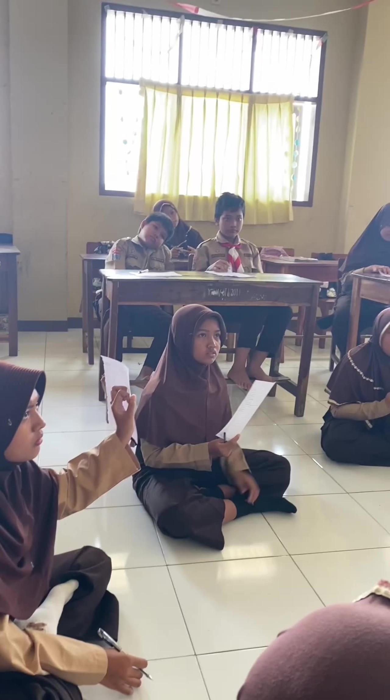 Spelling Bee competition of elementary school - One News Page VIDEO