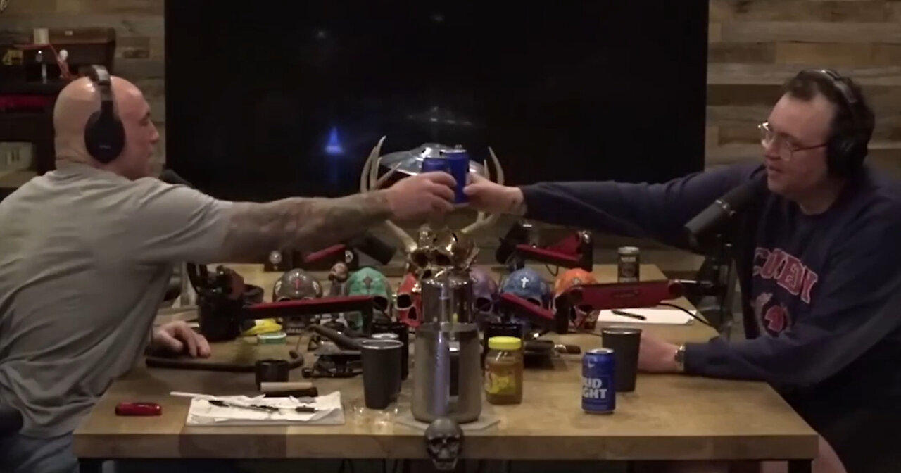 Joe Rogan Responds to Bud Light, Dylan Mulvaney - One News Page VIDEO