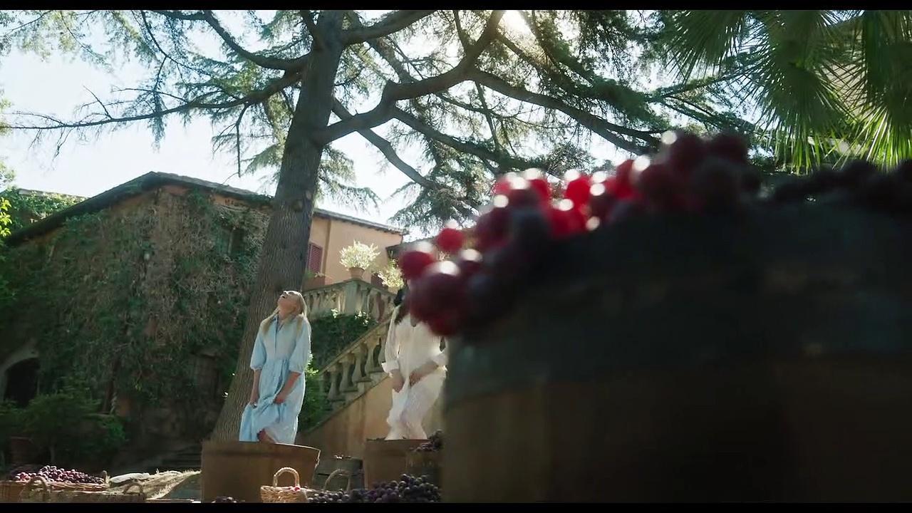 Mafia Mamma Movie Clip - The Invisible Family - One News Page VIDEO