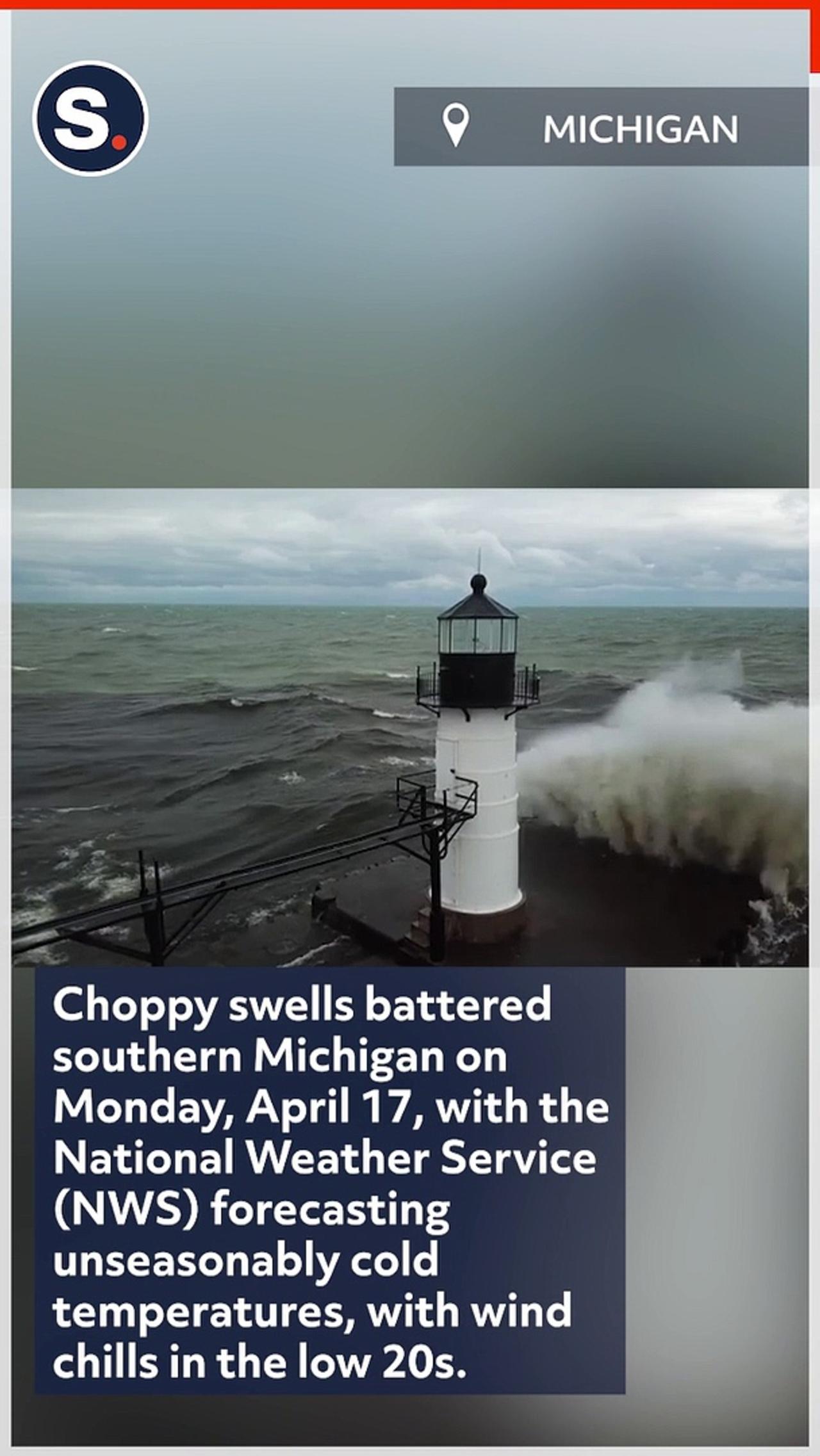 Large Waves Crash Against Michigan Lighthouse - One News Page VIDEO