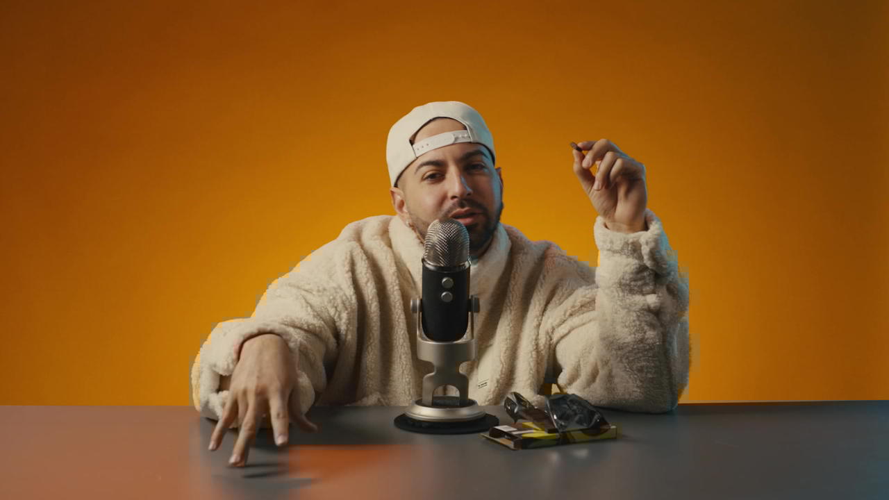 Justin Quiles Does ASMR with Whiskey, Talks - One News Page VIDEO